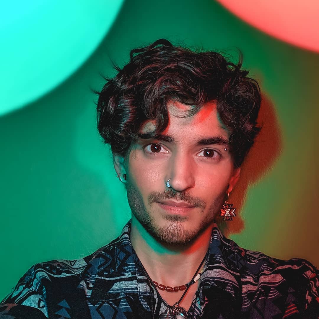 What Are the Upsides and Downsides of Synthetic Hair Pieces? – Lavivid Hair